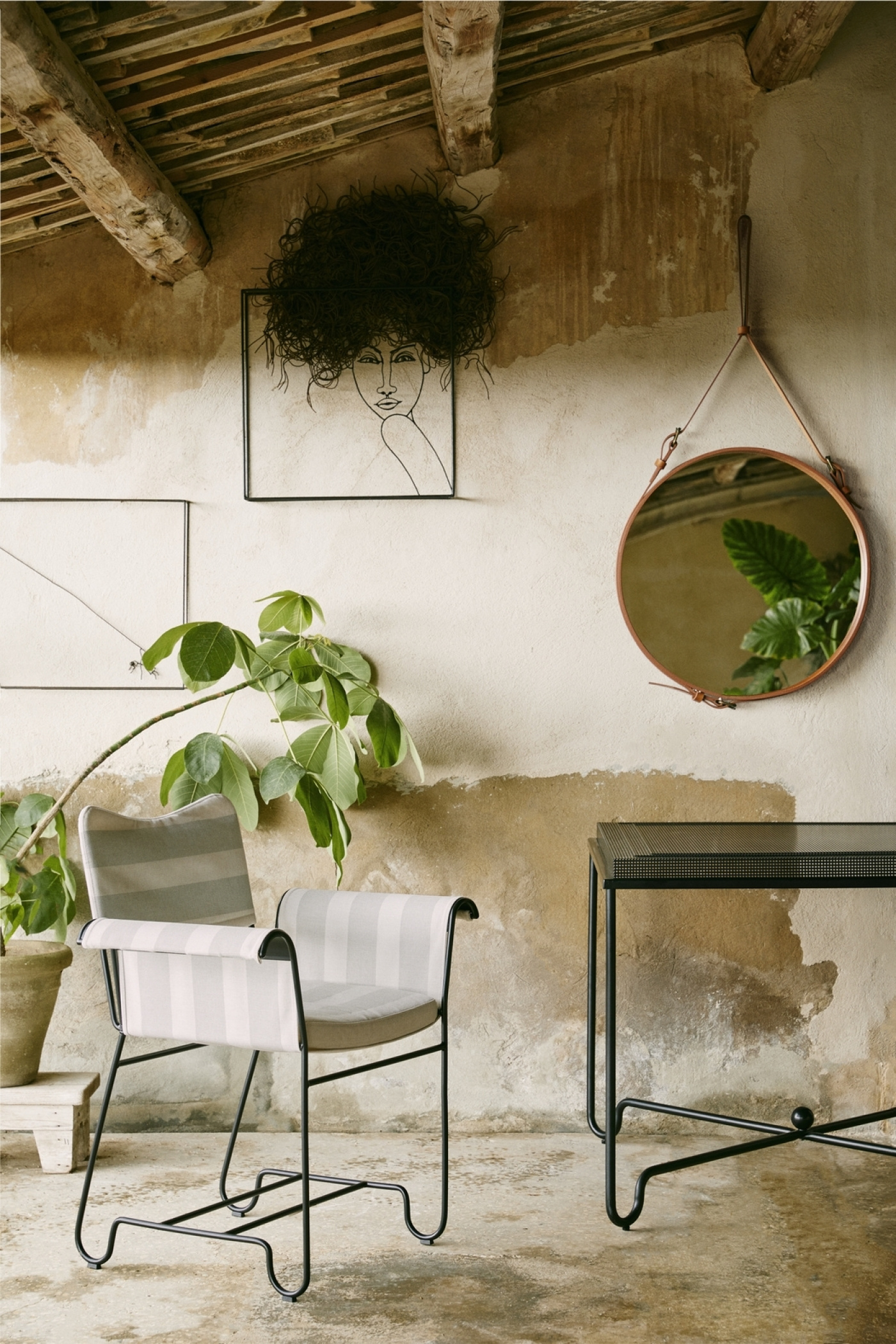 Gubi - Adnet Wall Mirror - Circular | Transforma Gubi - Adnet Wall Mirror - Circular | Transforma